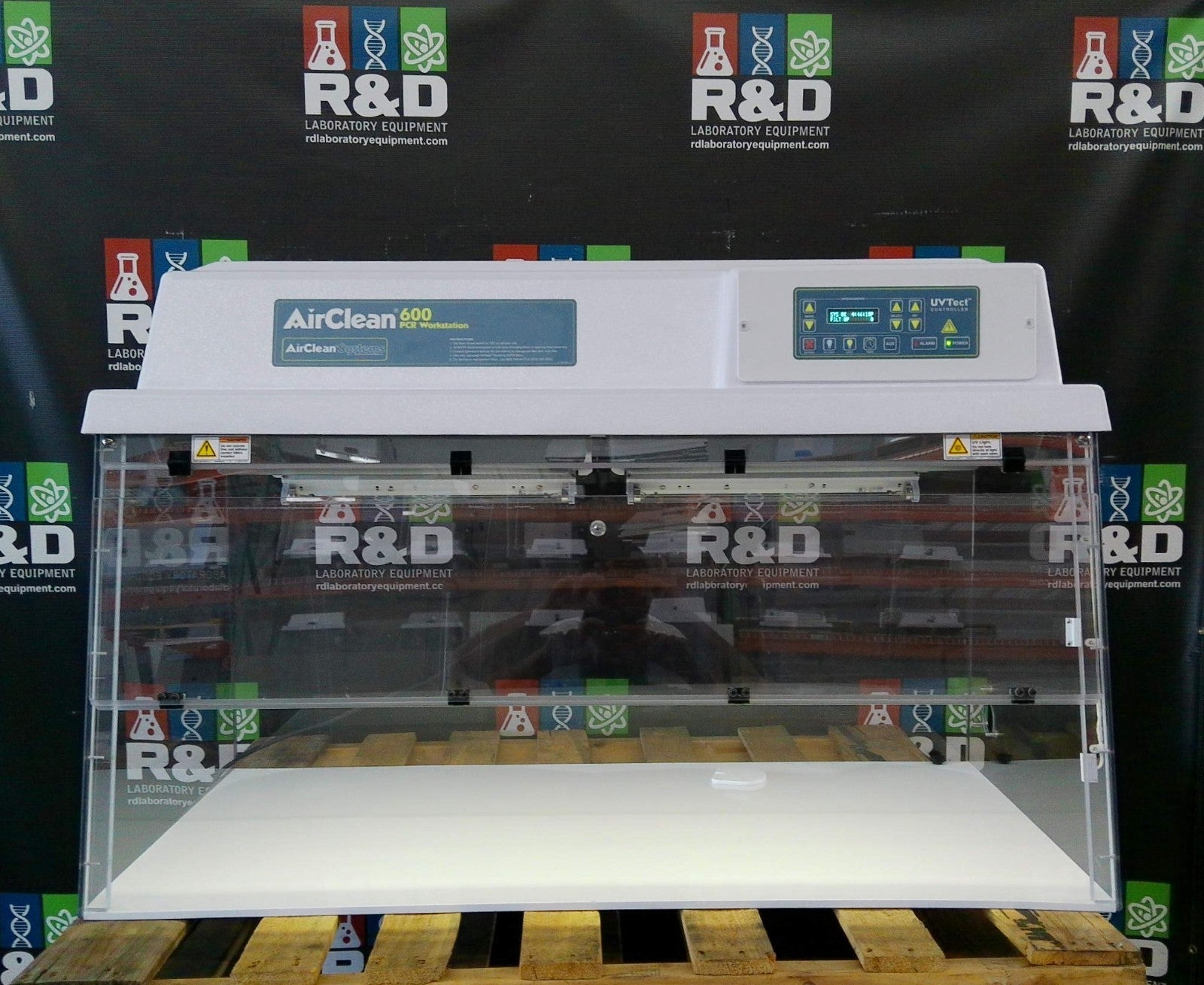 Airclean Systems AC648LFUVC 4ft Airclean 600 PCR Workstation w/UV & Fl